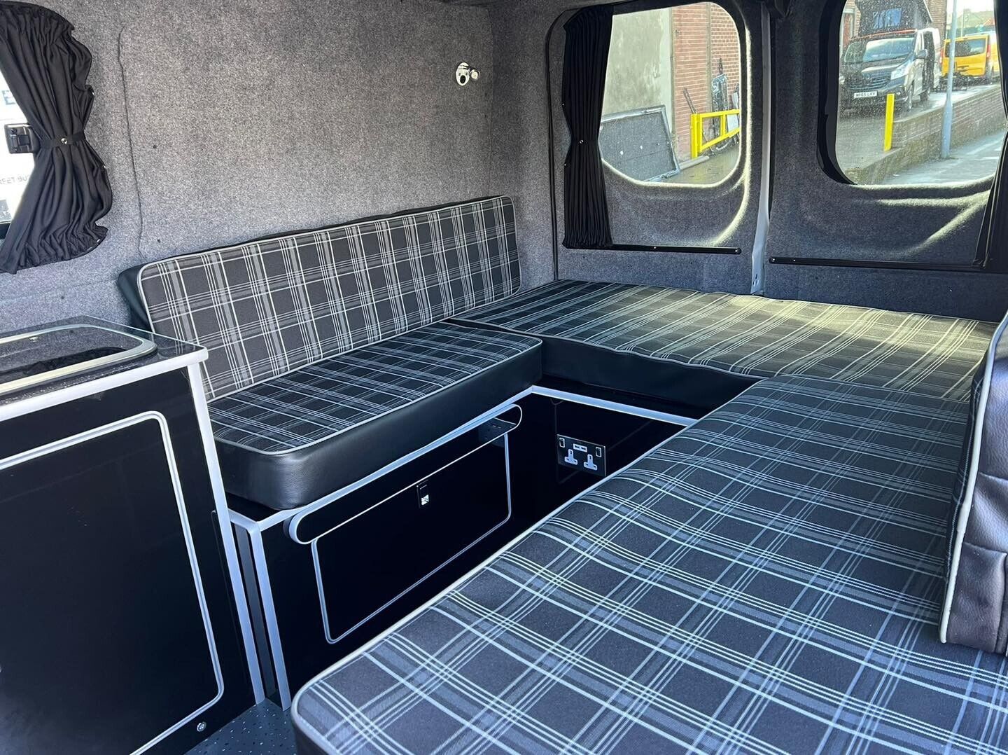 U Shaped Assembled Transit Custom SWB Furniture Campervan Unit ...