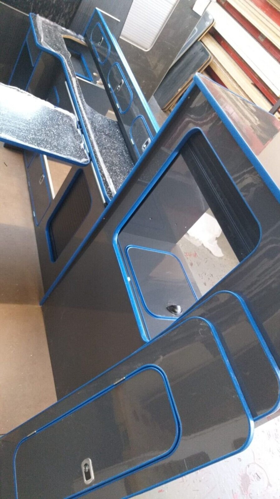 Hacienda with Blue T-Trim Custom Vivaro Trafic Fiat Talento LWB Kitchen ...