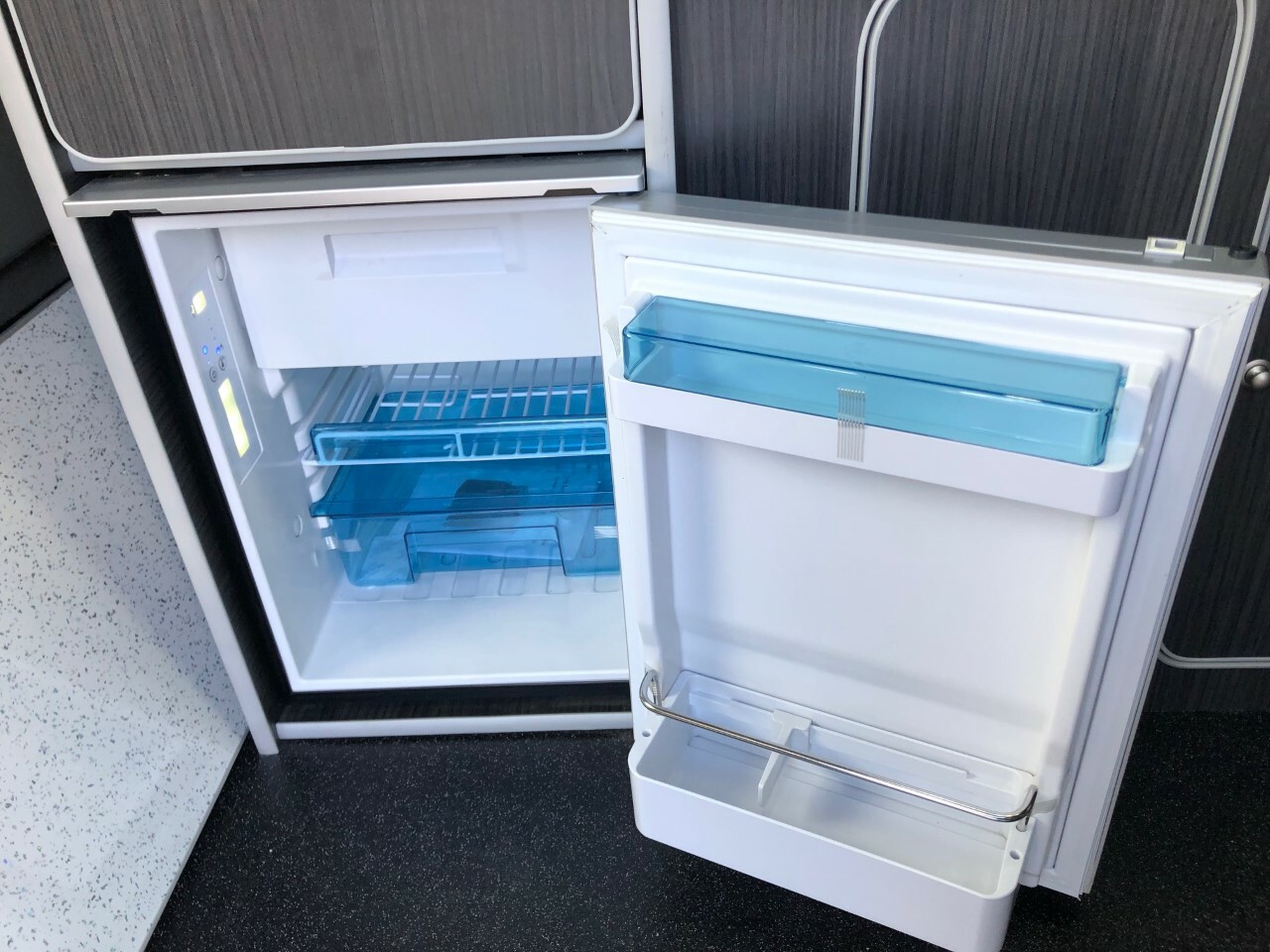 Sanjo 50ltr 12v Compressor Fridge Same as CRX50 Camper Day Van ...