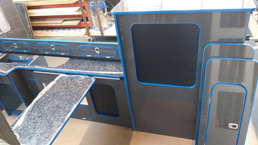 Custom Vivaro Trafic LWB GLOSS BLUE & BLACK OVEN FIT! Furniture Camper ...