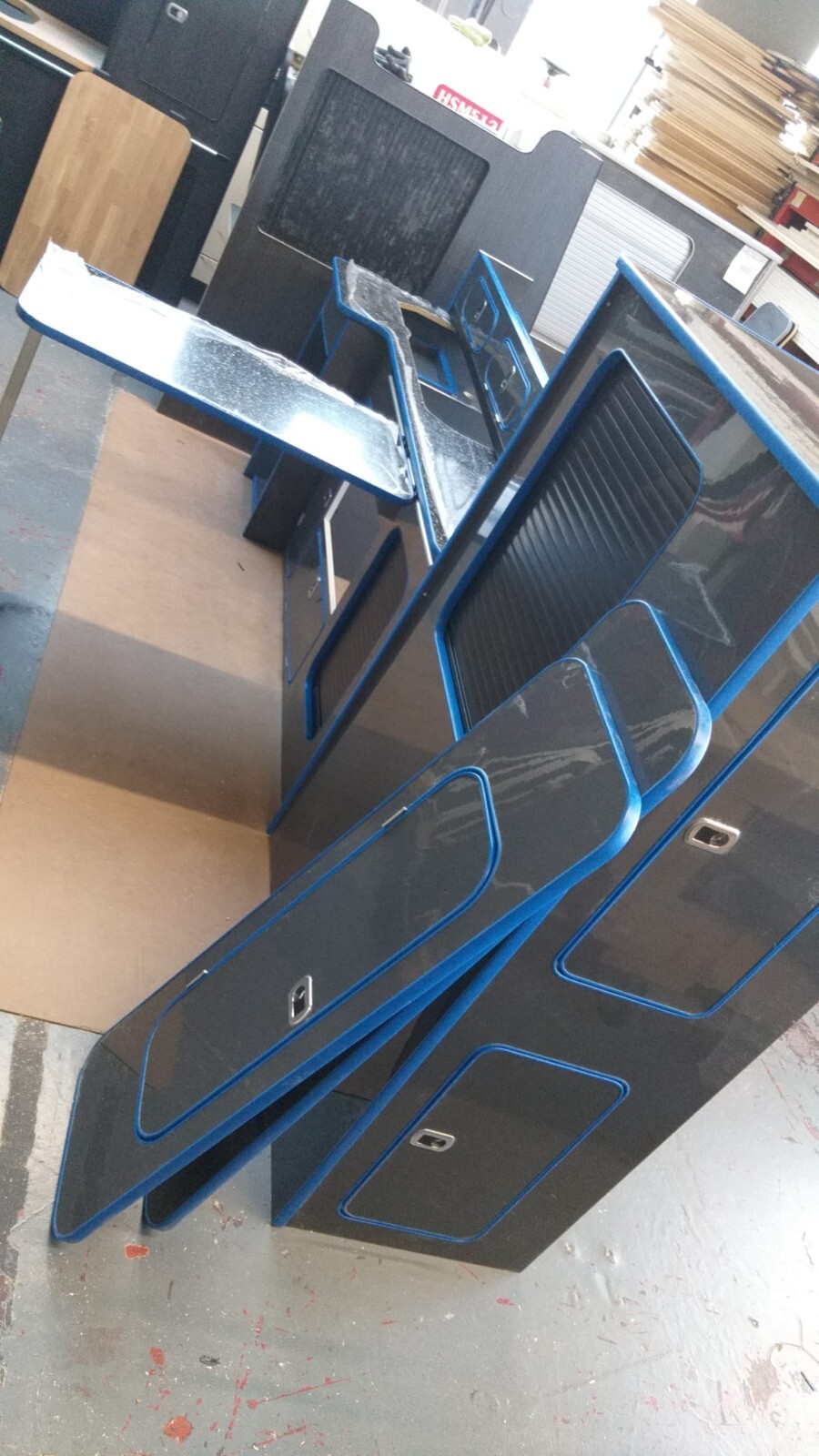 Custom Vivaro Trafic LWB GLOSS BLUE & BLACK OVEN FIT! Furniture Camper ...