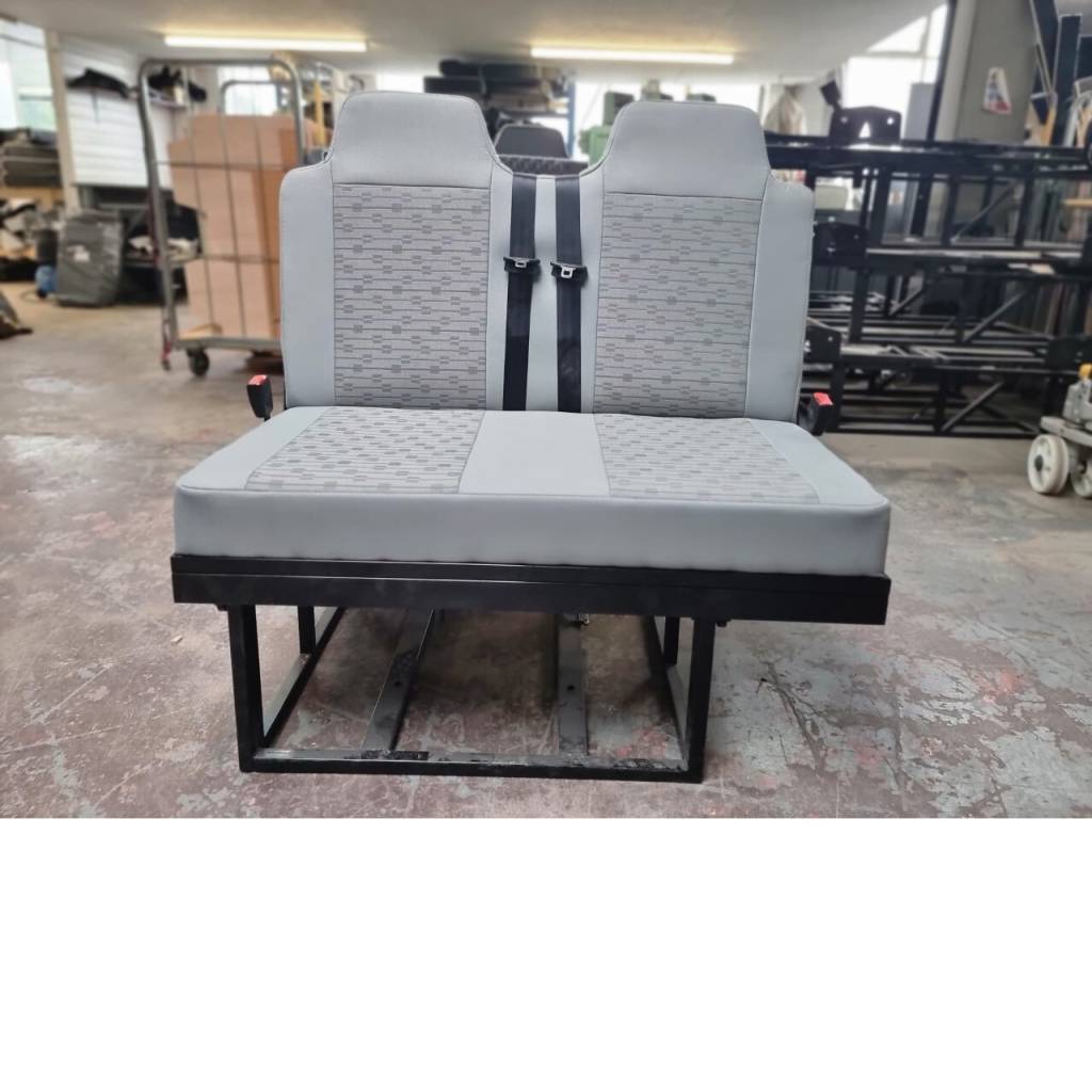 Rock N & Roll Bed VW T4 T5 T6 Transit Vivaro Trafic Seatbelts Inka ...