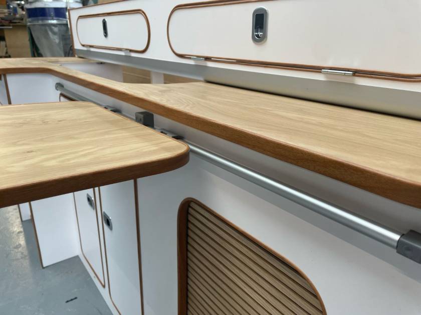 Assembled Furniture (Matt White, Solid Oak) LWB - T4/T5/T6 Vivaro ...
